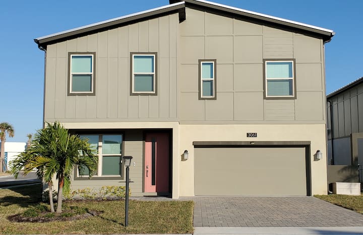 Mel Beach Turtle Themed House W/private Pool & Spa - Melbourne Beach, FL