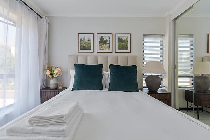 Urban Sanctuary: Power Backup| Free Gym | Pool - Sandton