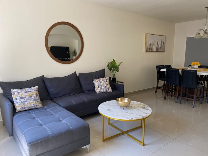 Airport, Border House - Otay Mesa - San Diego