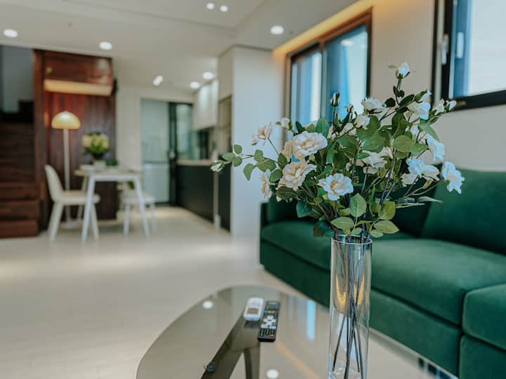 *2호점오픈특가 [Amr-02] 잠실 롯데월드/ 10인 패밀리룸/ 멋진 서울여행 - 삼평동