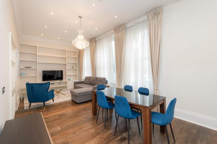 London Gardens -Hyde Park Two Bedroom Flat - London