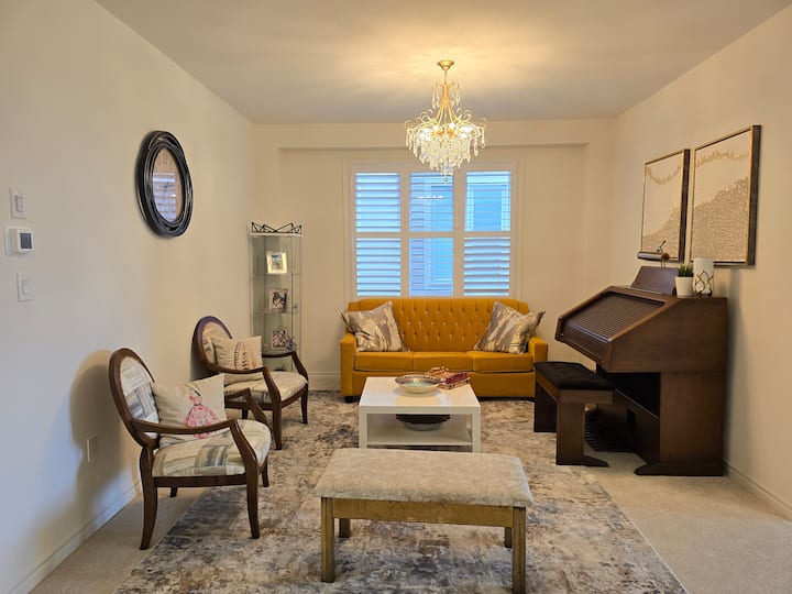 3 Rooms In Fergus: Grand & Gorgeous - Fergus