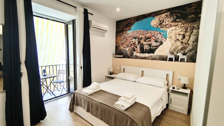 Antoinette Maison - Cefalù