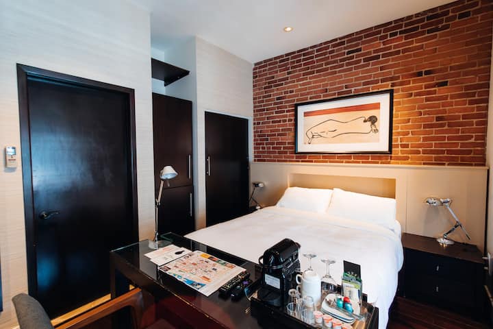 Boutique Hotel Quartier Latin - Room 101 - Montreal