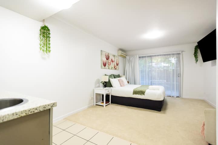 Private Studio-city Retreat - Brisbane