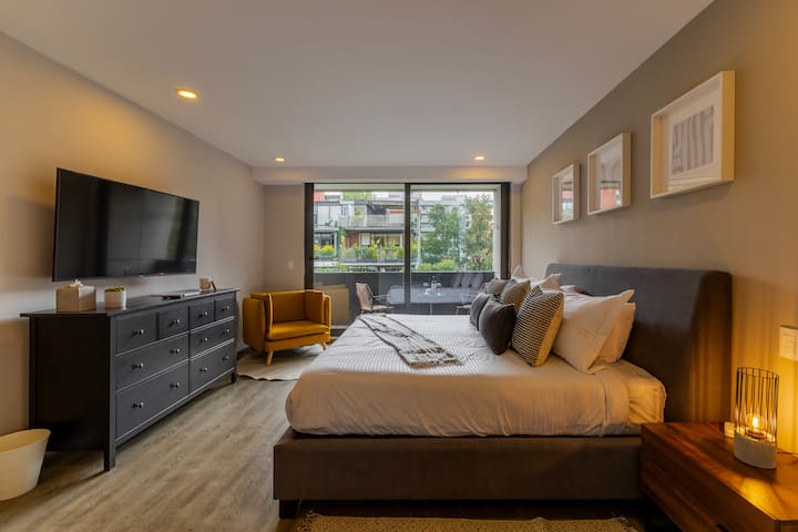 Stylish 3br | Balcony Gym & Parking | Near Masaryk - Mexico City