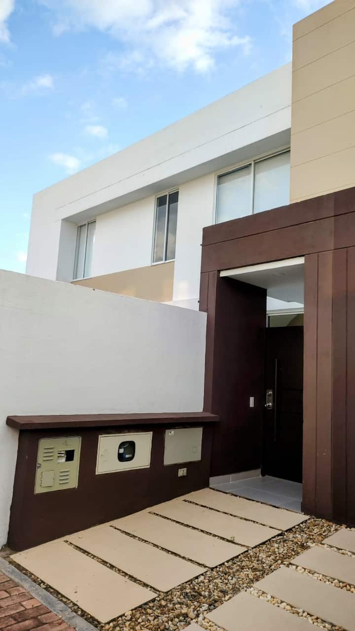 Amplia Casa En Ricaurte Cundinamarca - Agua de Dios