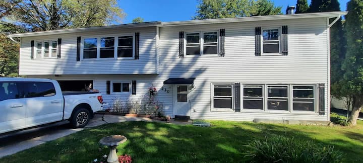 Year Round Rambler- Canal Access - 6bed/2bath - Mitchell State Park, Cadillac