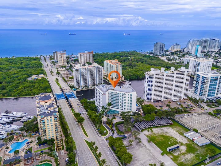 Ventur Gallery One | Spa  Heated Pool |  Boat Taxi - Fort Lauderdale, FL