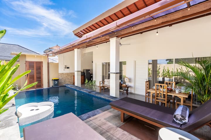 Rumah Kodel3,2bdrom Villa 10 Minutes From 66 Beach - Kuta