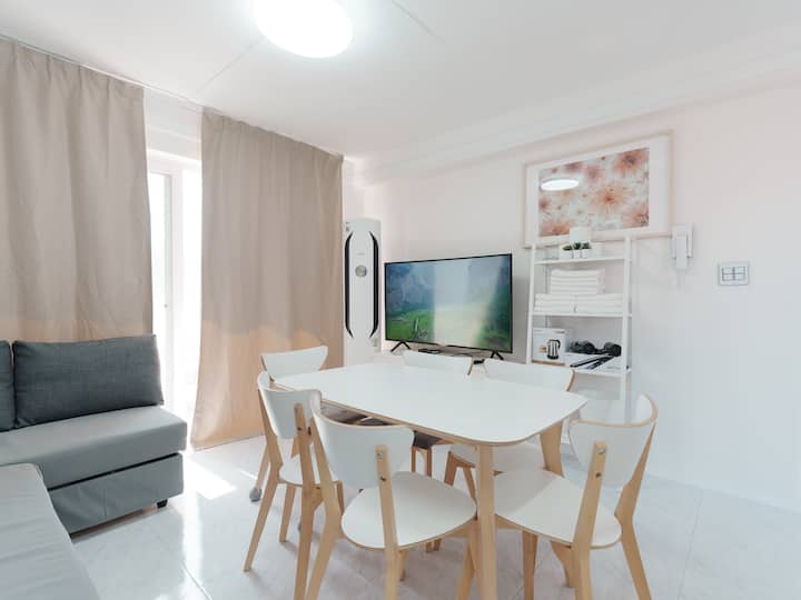 Seogyohuestay 4f/402호 홍대입구역 6번출구 도보 3min/엘리베이터 없음 - Seoul