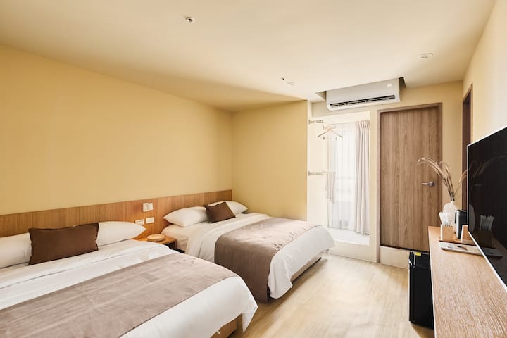 4 Brown House 台北車站30秒 臺北 3人房 Taipei Main Station - Taipei