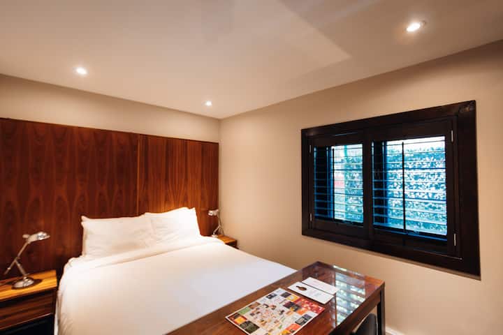 Boutique Hotel Quartier Latin - Room 103 - Montreal
