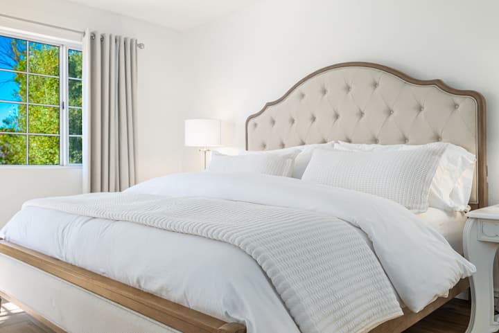 Palm Desert Oasis • Pools, Views & Golf - Palm Desert, CA