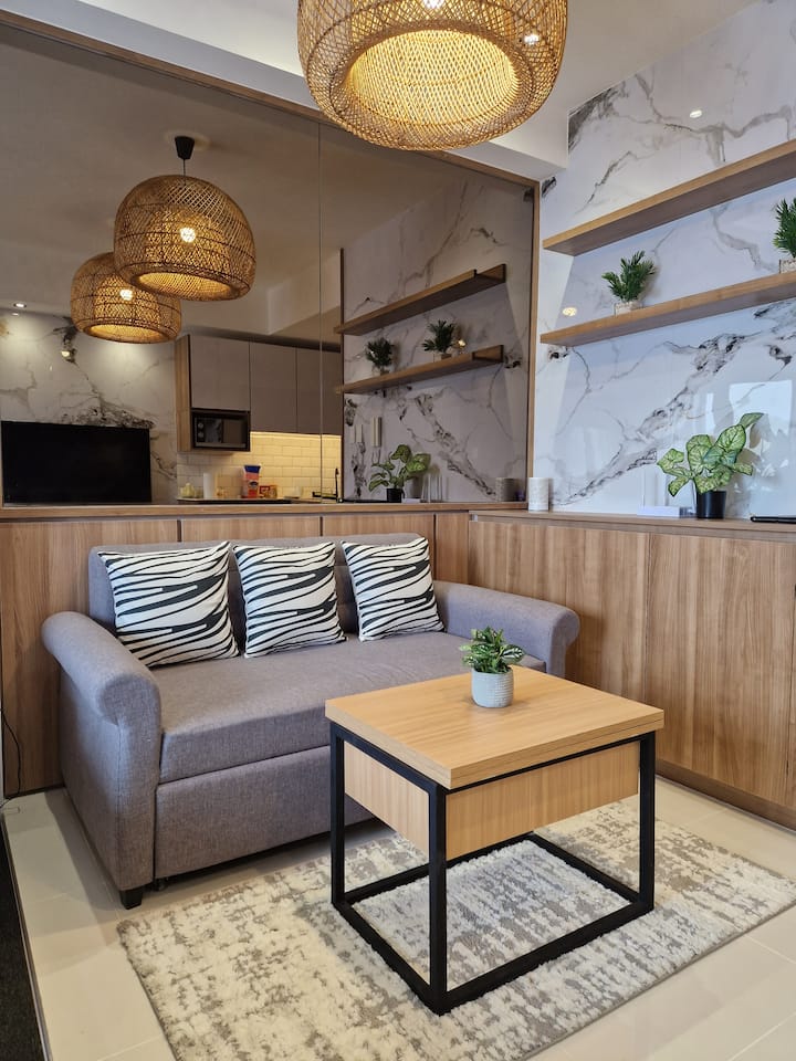Lush Retreat By Nordic Suites - Manila