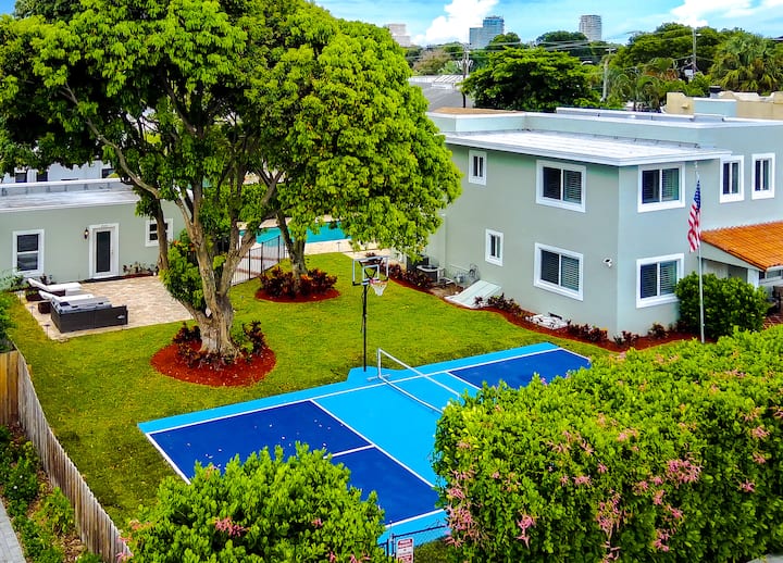 West Palm Oasis W/ Pickleball Court & Pool - West Palm Beach, FL