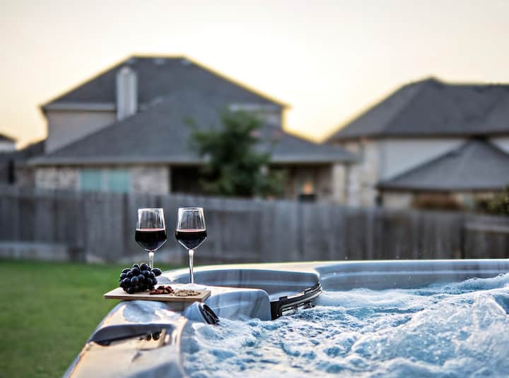 5 Mins To Kalahari - Comfort & Modern W/ Hot Tub - Round Rock, TX