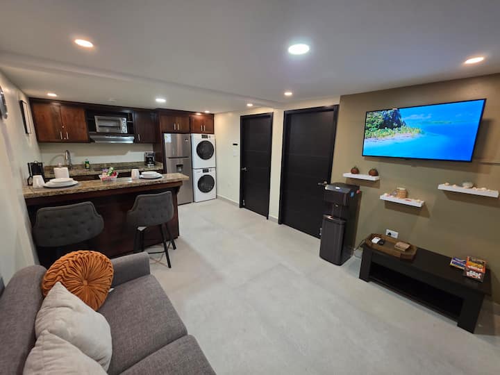 Central 2 Bed 1 Bath Apt In Belize City (Sophair) - Belize