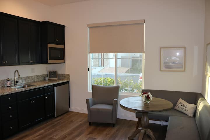 Ambrosia Private Suite - Rancho Cordova, CA