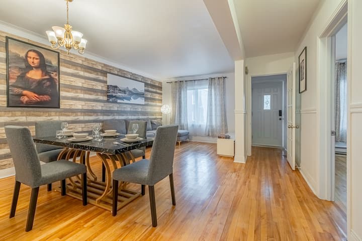 Spacieux Logement 2 Chambres Avec 3 Télévisions - Montreal