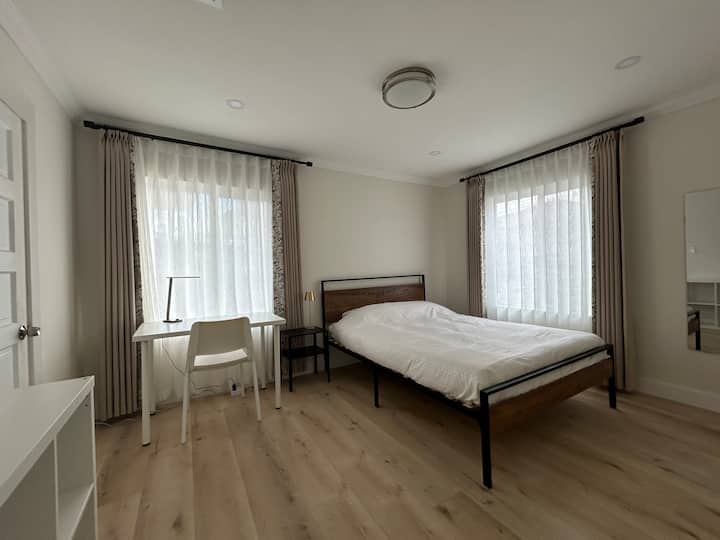 Oakc | Caltech Pcc | Queen | Shared Bath | Parking - Pasadena, CA