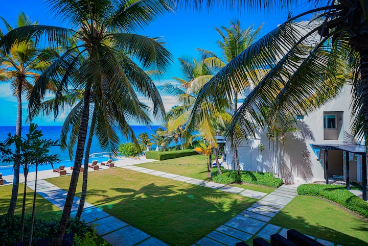 Beachfront With Jacuzzi And Pools Vacation Home! - Sosúa