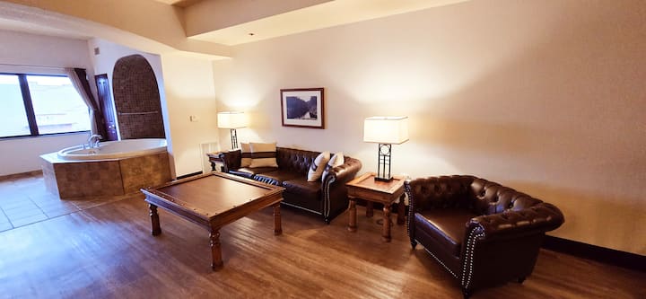 2br 2ba Penthouse At Chula Vista, Hot Tub Inside! - Wisconsin Dells, WI