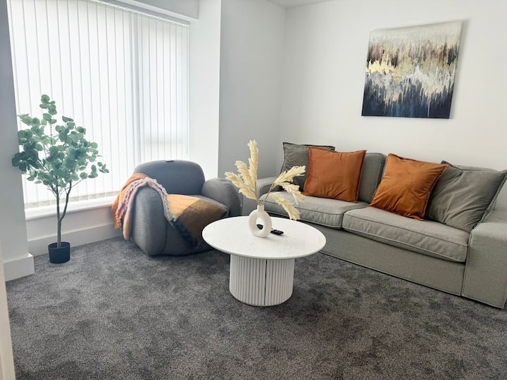 Modern 4-bed House W/garden – Perfect For Groups - Liverpool