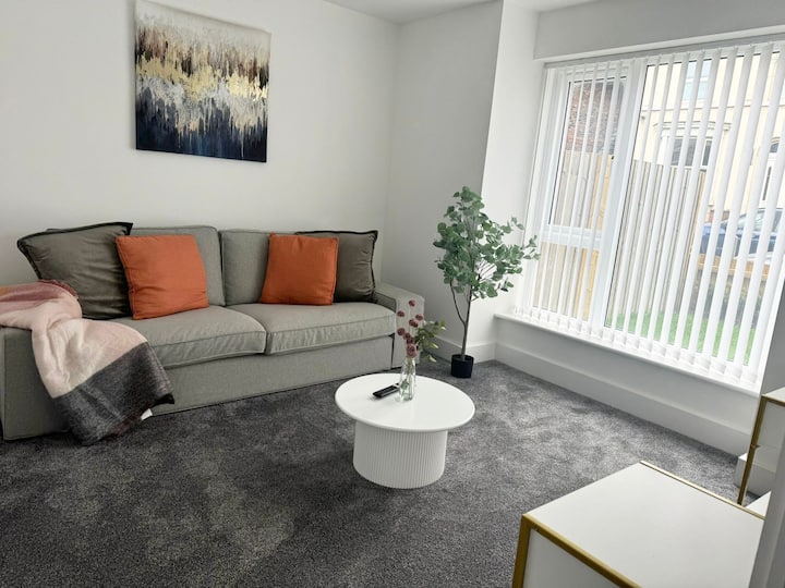 Newly Built 4 Double Bedroom House With Garden - Liverpool