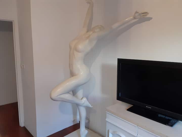 "La Danseuse" Pour Amateurs D'art Et De Theatre - Avignon