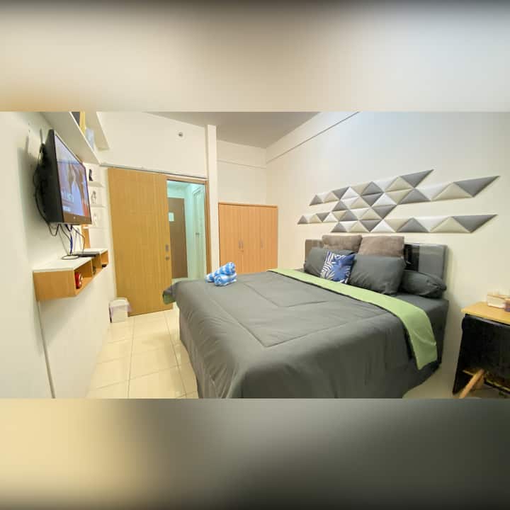 Golden City Mall Pavilion Apartemen Wifi Netflix - Surabaya