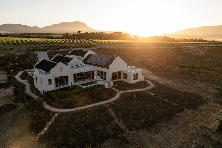 King Beds, Pool, Lagoon Views, Hot Tub, Beauty - Hermanus