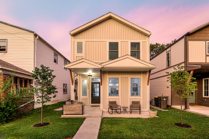 Backyard Retreat~5 Min To Lucas Oil~spacious Indy - Indianapolis, IN