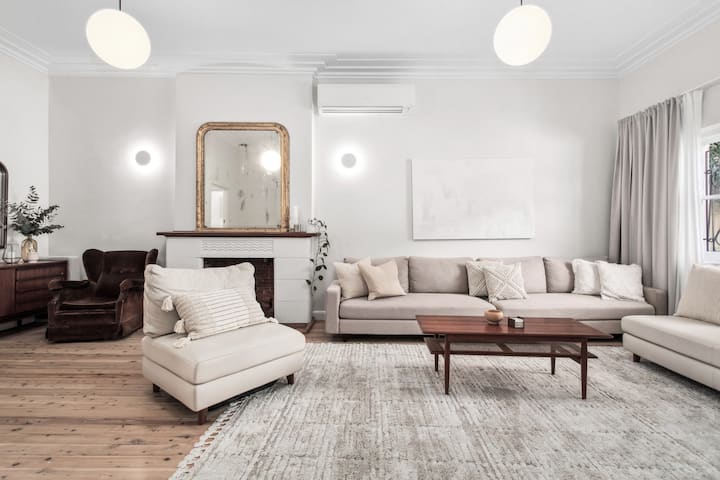 Tranquil Coogee Retreat With Large Backyard & Pool - Coogee