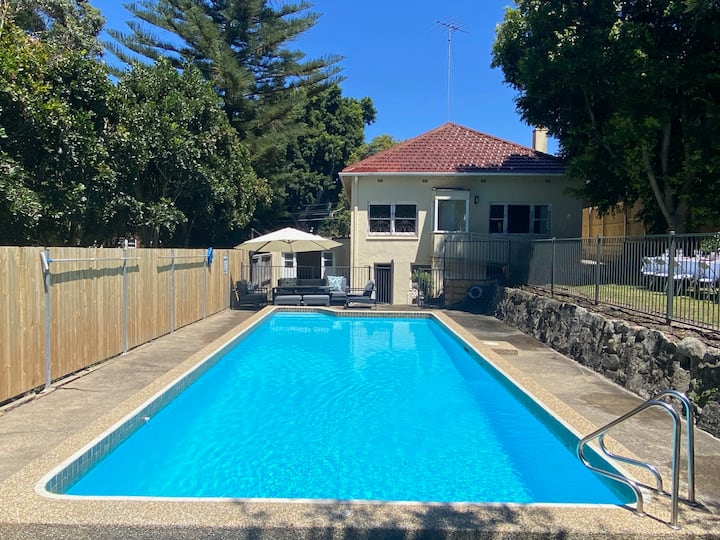 Tranquil Coogee Retreat With Large Backyard & Pool - Bondi Beach