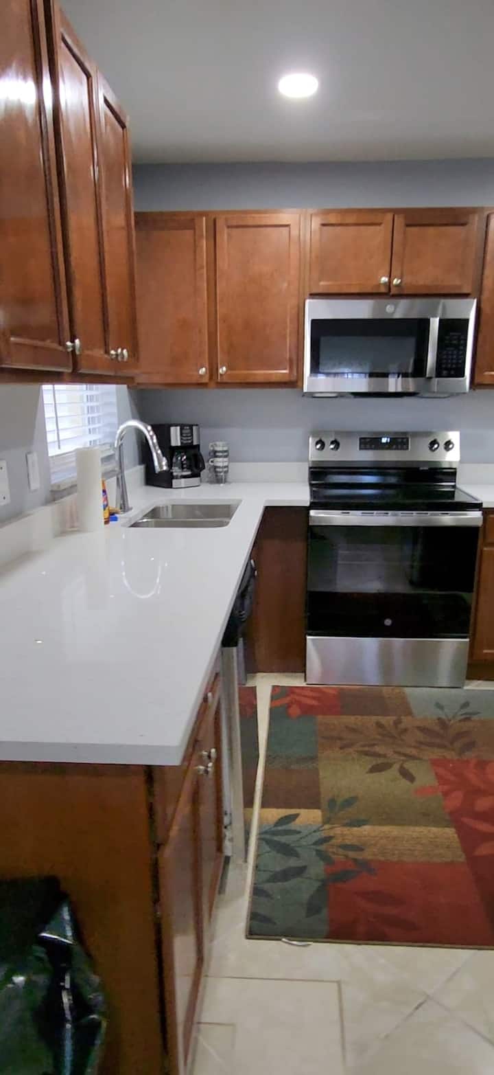 Cozy 2/2 Bath 10 Mins, 55+ - Broward County, FL