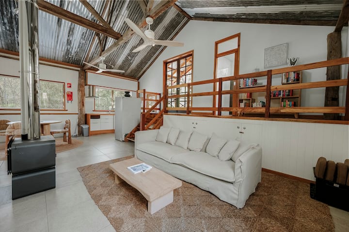Orchard Cottage: Quiet Farm Escape - Yallingup