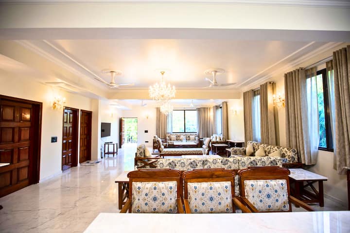 Italian Luxury 3bhk Ensuite Floor Near Metro, Mall - New Delhi