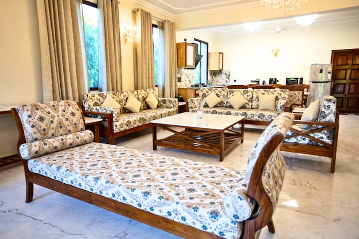 Luxury Italian 3bhk Ensuite House Near Metro, Mall - Delhi