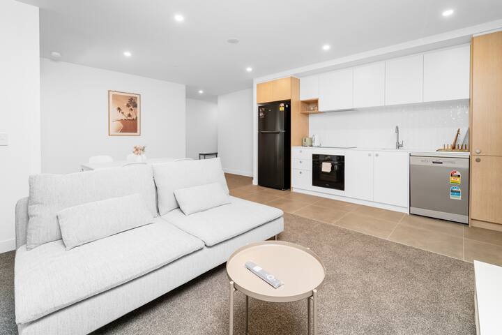 2br Retreat Woden Ctr W/ Pool &Sauna&gym Parking - Queanbeyan