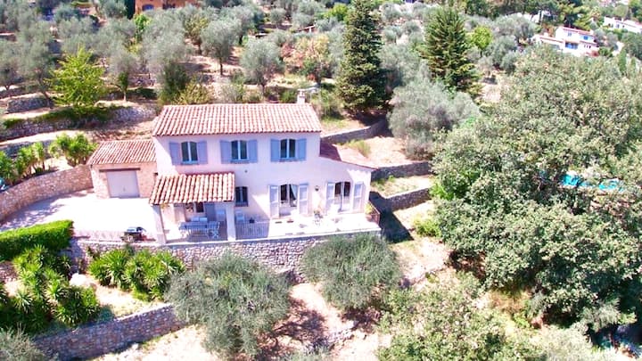 Très Belle Villa Vue Mer Et Baie - Montauroux