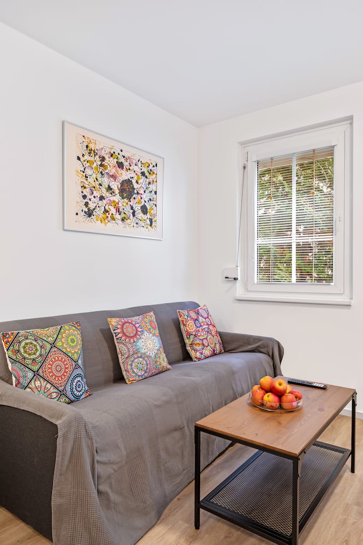 5th District Apt, 4 People, 12 Min To City Center - Vienna