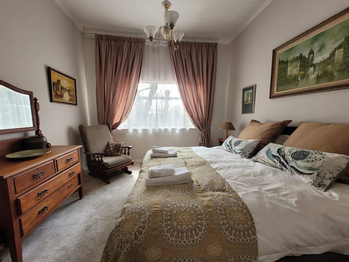 Family Home Near Popular School And The  N1 - Bloemfontein