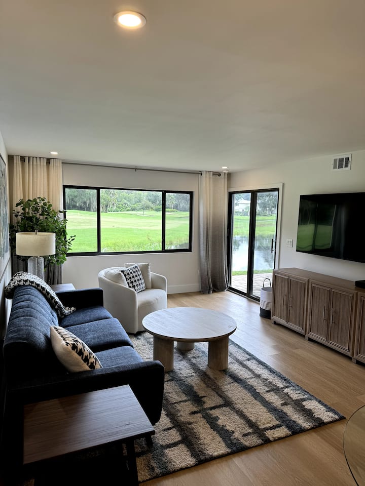 Renovated 1br Condo - Golf Course  Gated Community - Wesley Chapel, FL