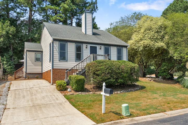 Hilltop Cottage| Midtown Raleigh | Monthly Stays - 롤리