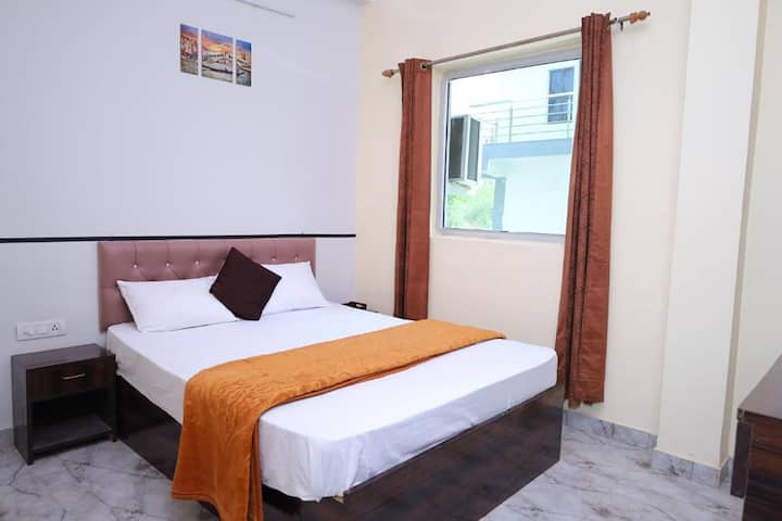 Deluxe Room @ Sia Taj Hotel - Agra