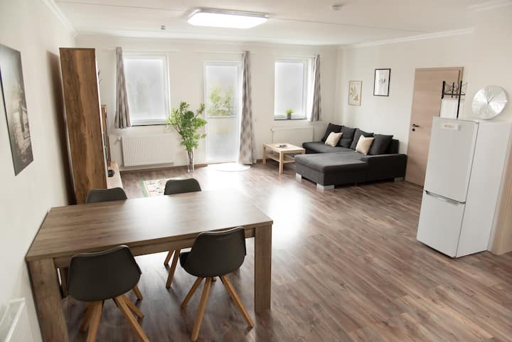 70qm + Terrasse, Ruhige Gegend Nähe Schloss - Crailsheim