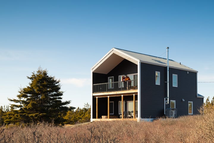 The Right At Surf Western Head - Hot Tub Retreat - Liverpool, NS, Canada