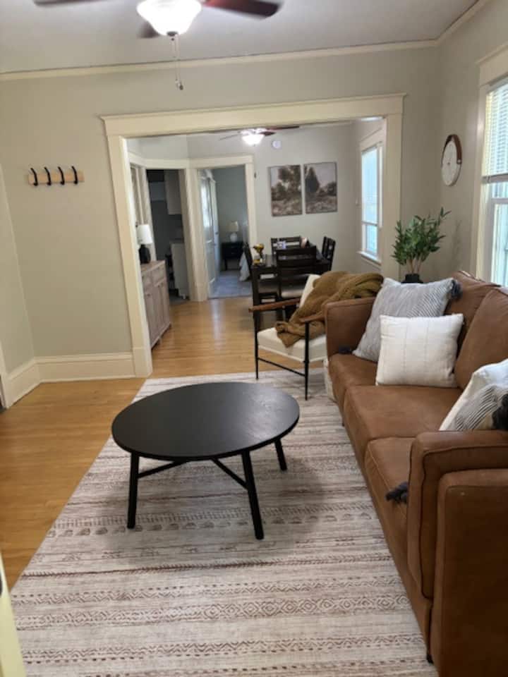 Updated, Clean, In The Heart Of Trendy Minneapolis - Minneapolis, MN