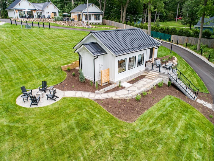 Lake Cottage - Traverse City, MI